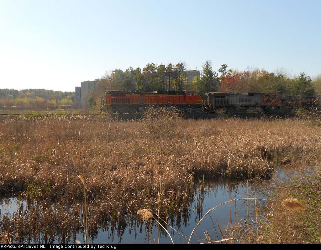BNSF 5675 & 736